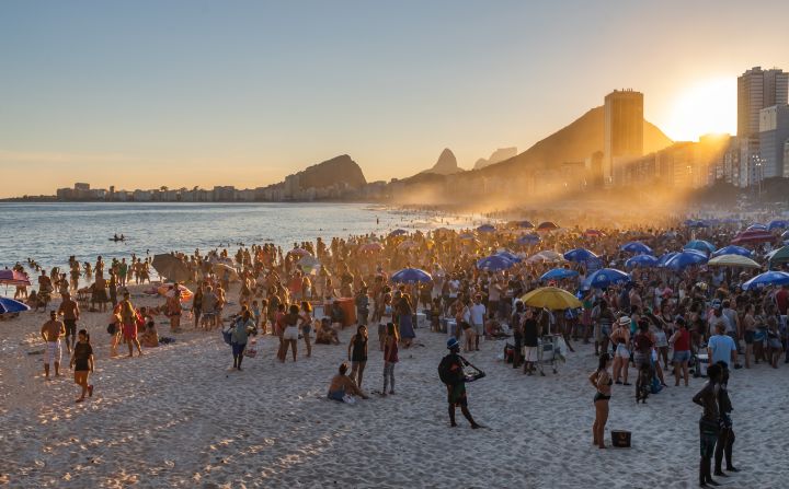 Beach party, Copacabana, Brazil - Milan Petrovic - Pxy - Photography ...