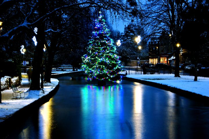 Bourton on the Water Christmas Tree - Andy Evans Photos - Photography ...