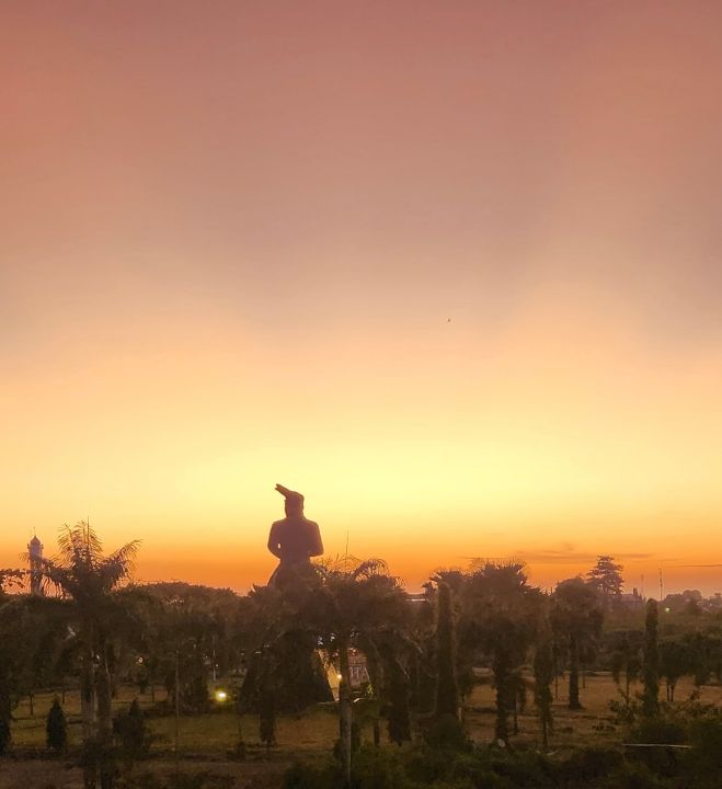 Sultan Hasanuddin Statue of Makassar - Calvin Tampubolon - Photography ...