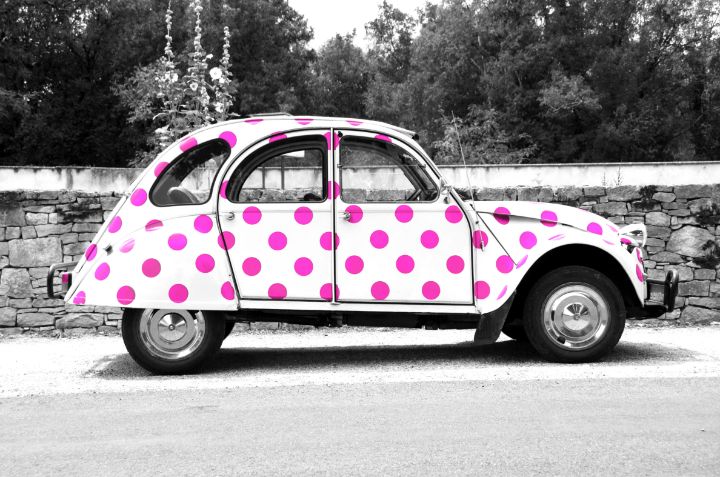 Pink Polka Dot Citroën 2CV - Susan Maxwell Schmidt | Art on the Edge ...