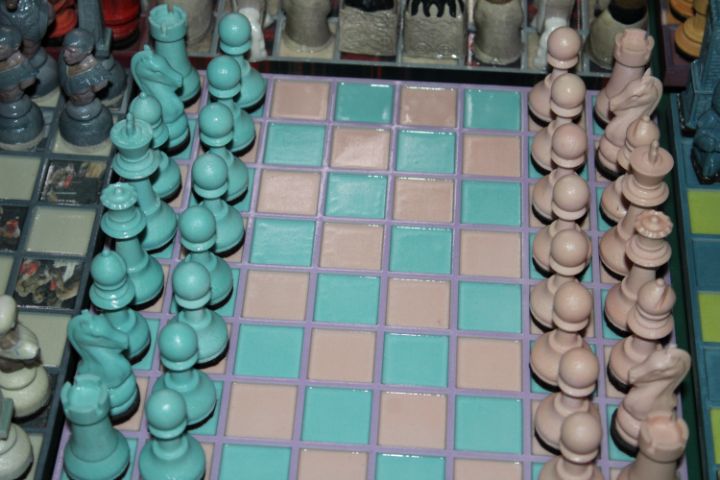 Traditional Bubble Gum Chess Set & B - Chess Master 3D - Crafts & Other ...