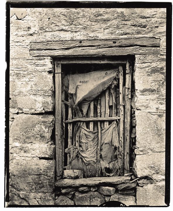 Welsh sacking window - Roger Dorey - Photography, Buildings ...