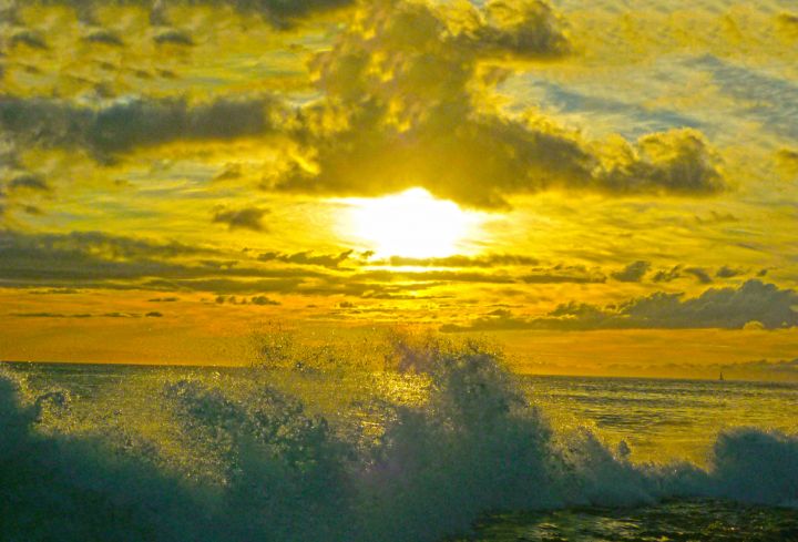Surge - Sunset Hawaii - 360 Studios Fine Art - William Robert Stanek ...