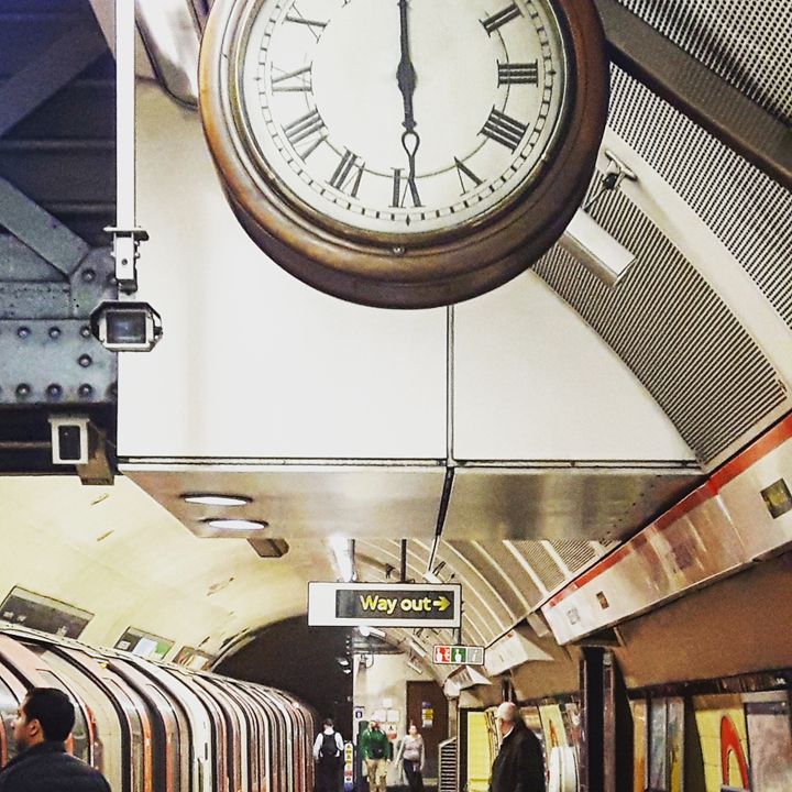 Subway, Platform and clock. - Argonel - Photography, Places & Travel ...