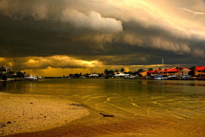 Big Thunder cloud at the beach - AYL Gal - Photography, Landscapes ...