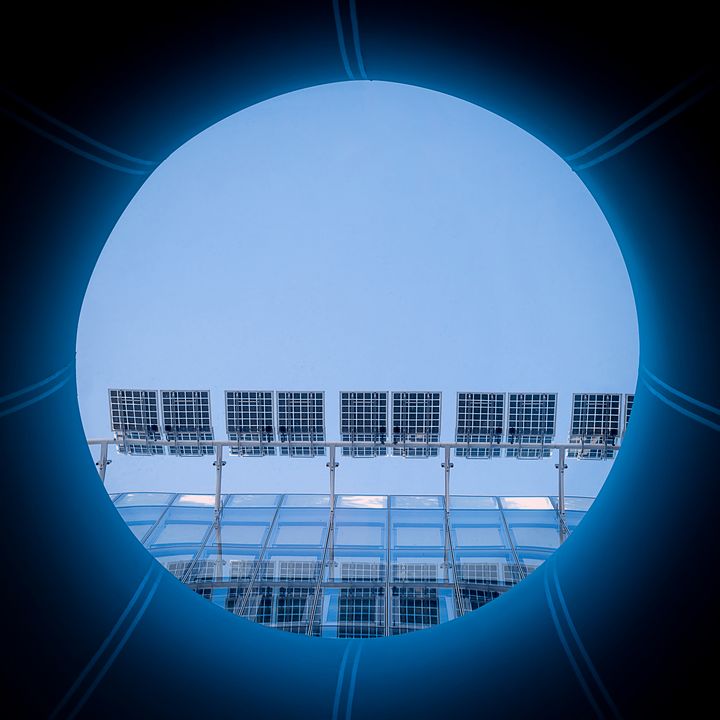 A blue disk in a blue square - Gilles B Photographe - Photography ...