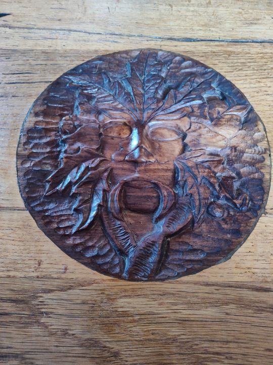 Detail shot of celtic coffee table - Highland Spirit Wood Design ...