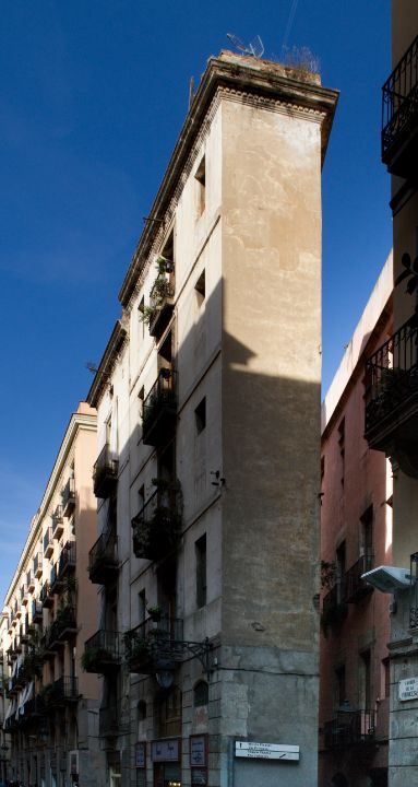 Narrow building in Barcelona, Spain - Dmitry Puzyrev - Photography ...