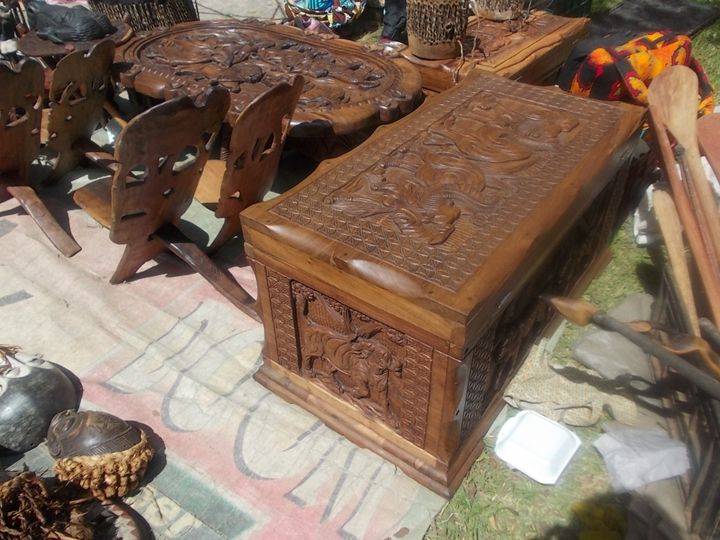 African Artifacts Containers