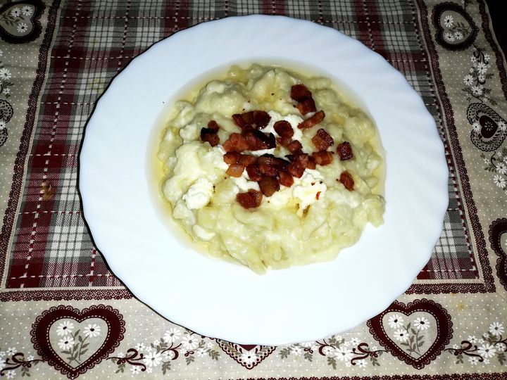 Slovak dish Bryndzové halušky - Jana ART - Photography, Food & Beverage ...
