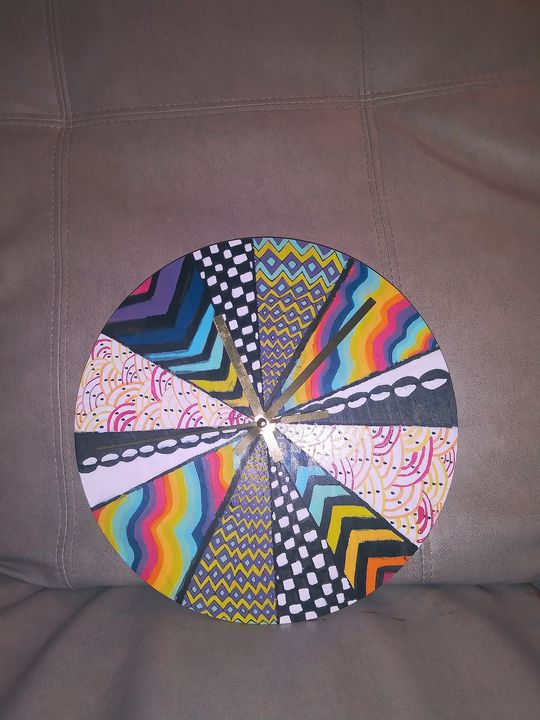 Trippy Clock - Variety Arts by Jen - Crafts & Other Art, Clocks - ArtPal