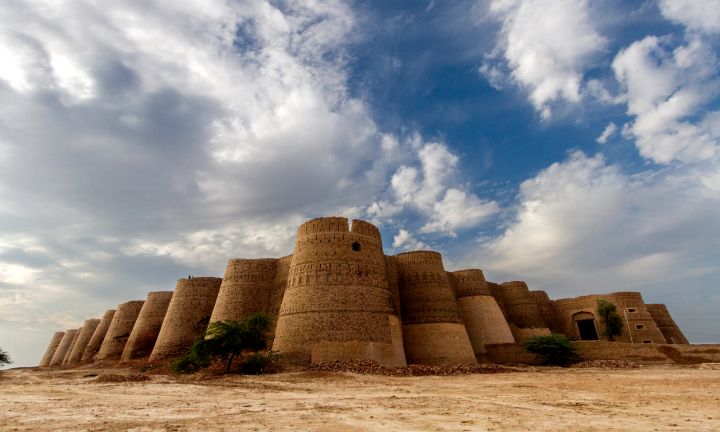 Derawar Fort: A Timeless Majesty - Mudd - Photography, Buildings ...