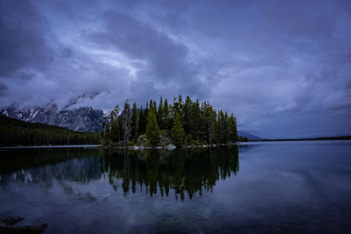 The mood of Leigh Lake - Banana Shots Photography - Photography ...