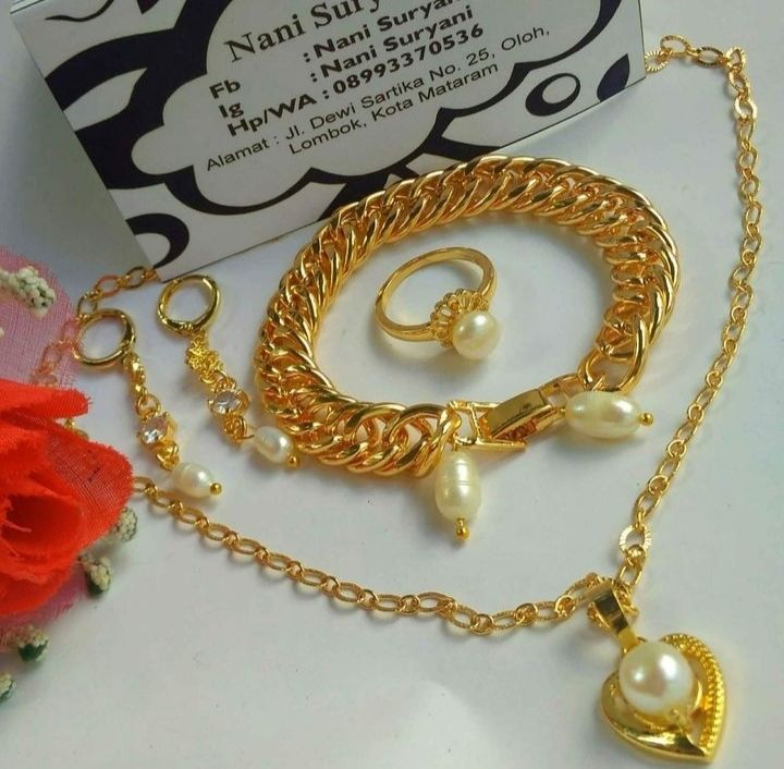 Satu set aksesoris Mutiara asli - Nani S - Jewelry, Other Jewelry - ArtPal