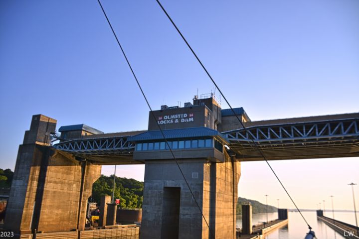 Heading Through The Olmsted Locks - Lisa Wooten Photography ...