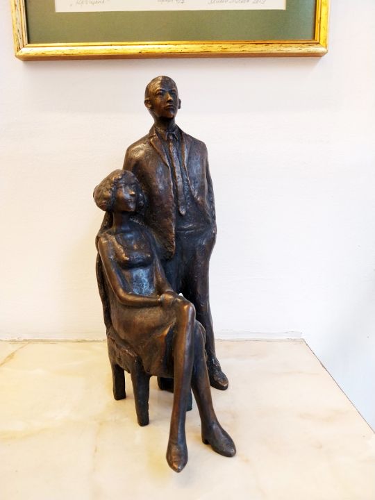 Statuette of young man and woman - Miniature Gallery - Sculptures ...