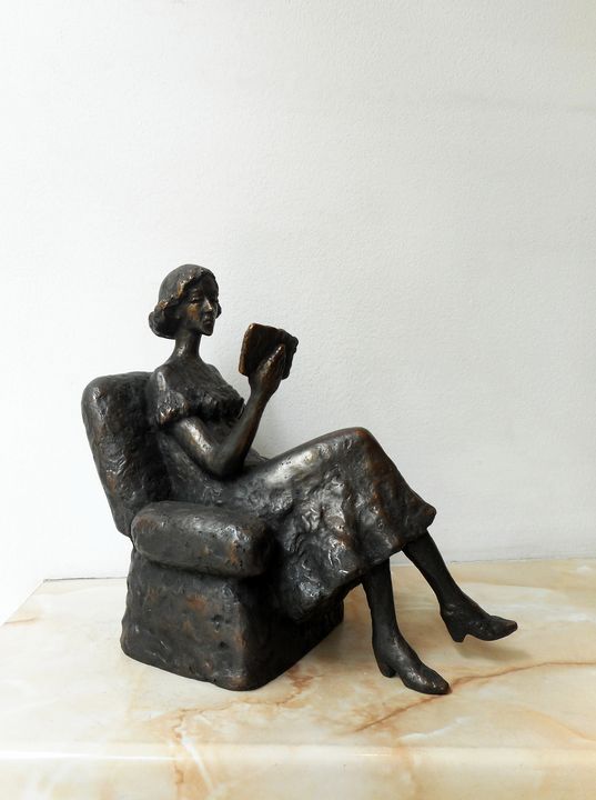 Sulpture of girl reading a book - Miniature Gallery - Sculptures ...