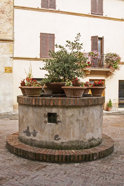 Old Town Well Pienza - Sally Weigand Images - Photography, Places ...