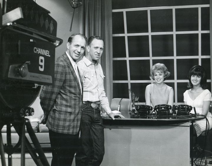 553 Roy on television - Pruitt Gallery - Photography, Sports & Hobbies ...