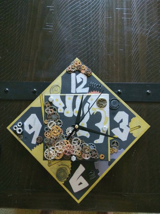 Haywire - The experimental artist - Crafts & Other Art, Clocks - ArtPal