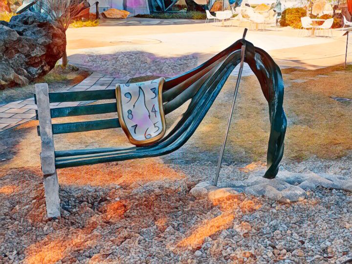 Salvador Dali Museum Bench 7 Experiences You'll Only Have At The Dali