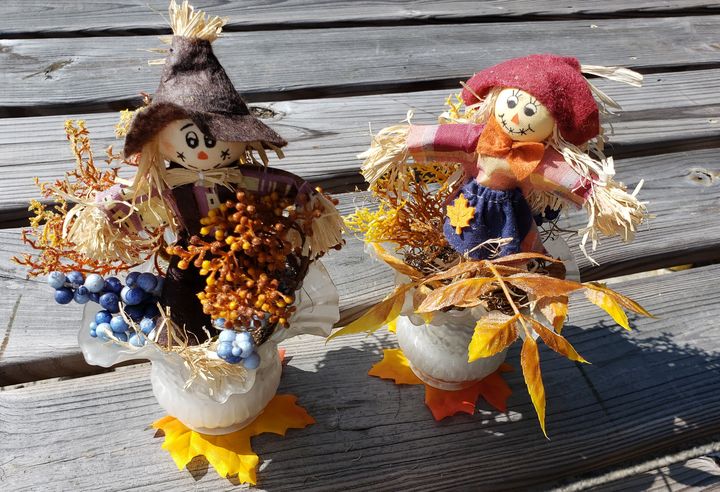 Carol Designs 1 - Crafts & Other Art