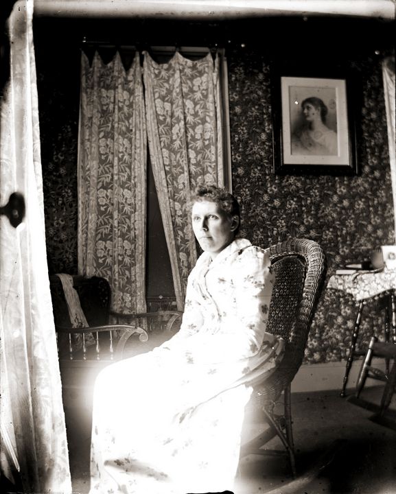 Bess in her Living room, ca 1892 - ART Faul - Photography, People ...