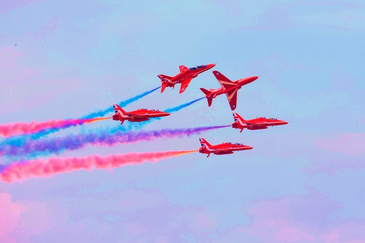 THE RED ARROWS "BREAK" - MILITARY PHOTO PRINTS UK - Paintings & Prints ...